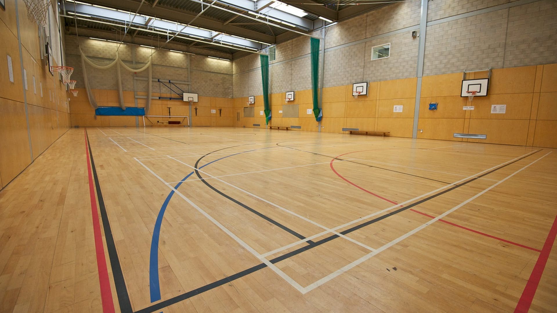 BOOK HOOPSTARS – London School Of Basketball